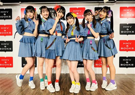 疾走クレヨン本日は疾走 発売記念ミニライブ特典会にご参加いただきありがとうございました 当店のブックカバーにサインを頂戴いたし