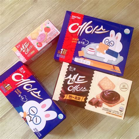 Korean Haitai Ace Salty Crispy Soda Biscuit Chocolate Strawberry