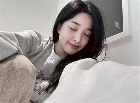 최민환과 이혼 율희 니트 하나로 청순미 넘쳐 헉스
