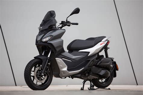 Neumotorrad Aprilia SR GT 125 Baujahr 2025 3 790 00 EUR