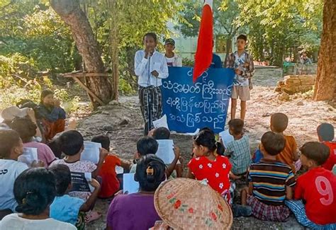 ဆားလင်းကြီးတွင် သံအမတ်ကြီး ဦးကျော်မိုးထွန်းဆက်လက်တည်မြဲရေးထောက်ခံကြောင်းဆန္ဒထုတ်ဖော် Khit Thit