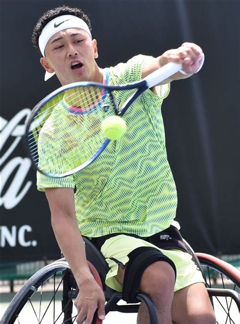 大会会場の入り口付近に飾られた花 小田凱人「アグレッシブに行けた」 福岡・飯塚国際車いすテニス4日目 写真・画像55｜【西日本新聞me】