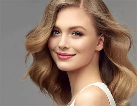 Uită de masaj facial și botox Tunsori care te fac să pari mai tânără și te pun în valoare la