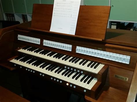 Experience The Versatility Of The Hauptwerk Midi Console