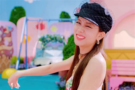 Blackpinks Cute Jisoo In Ice Cream Mv 4k Wallpaper Download