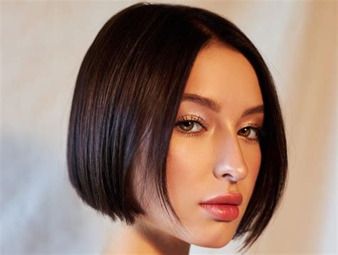 20 Middle Part Bob Hairstyles To Grow Your Confidence Hairdo Hairstyle