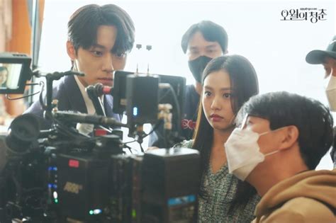 Lee Do Hyun And Go Min Si Get Playful Behind The Scenes Of “youth Of May” Soompi