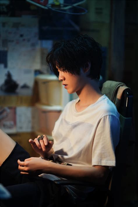 风华秋实文化传媒《穿越火线》主题曲《梦寐之地》热血上线 鹿晗高音演绎为梦想呐喊