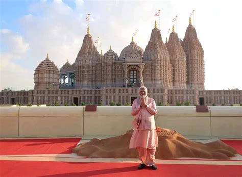 मुस्लिम देश दुबईमा हिन्दुहरुको भव्य मन्दिरमोदी द्धारा उद्घाटन Sajilopost
