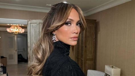 Jennifer Lopez Flaunts Curves In Stunning Dress After Refusing To Get