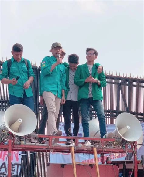 BEM UMJ Geruduk DPR Desak Pengesahan RUU Perampasan Aset Dan Tolak RUU