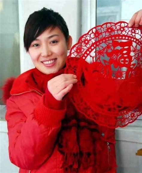 《新闻联播》主播郑丽：非科班出身，从黑龙江台到央视《新闻联播》黑龙江法制频道疑发生直播事故观众播音