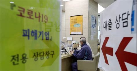 [정성철 칼럼] 코로나 시대 일상적 방역만큼 필요한 일상적 생존 대책 민중의소리