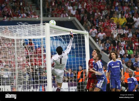 Petr Cech Saves The 2012 Uefa Champions League Final Match Between