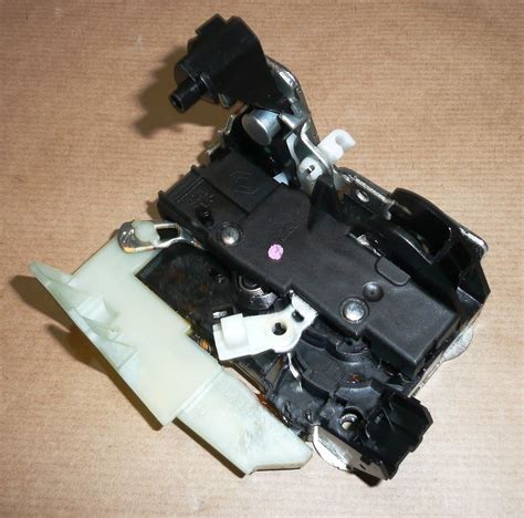 ZAMEK DRZWI DACIA DUSTER PRAWY PRZÓD 805027593R ORYGINAŁ Oryginalne ...