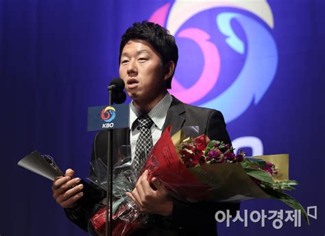 포토 NC 변강득 남부리그 방어율 1위 투수상 수상 아시아경제