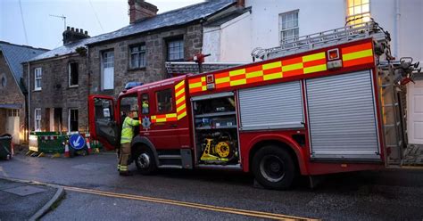 Live Lorry Bursts Into Flames In Cornwall Cornwall Live