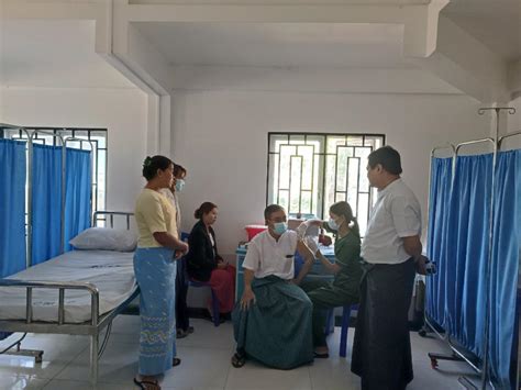 ရွှေတောင်မြို့နယ်အတွင်းရှိ ကျန်းမာရေးဦးစီးဌာနမှ ဝန်ထမ်းများအား Pfizer ကိုဗစ် ၁၉ရောဂါ ထပ်ဆောင