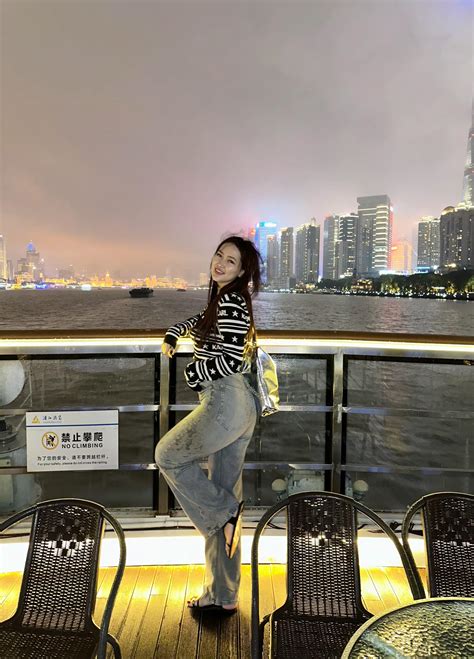 Уул Үүл Намайг дандаа сайхан хүмүүс хүрээлдэг учир сөрөг хүнээс хол байх гэж их хичээдэг шүү