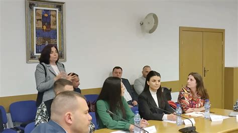 Катедра МИО и бизнес Катедра МИО и бизнес УНСС