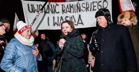 Protest przed Aresztem Śledczym zdjęcia