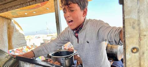 En Primera Persona La Gente Se Muere De Hambre En Gaza Atrapada En Una Tierra Reducida A