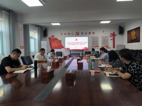 研究生院举行专题民主生活会会前学习暨理论学习中心组集中学习 湖北汽车工业学院研究生院