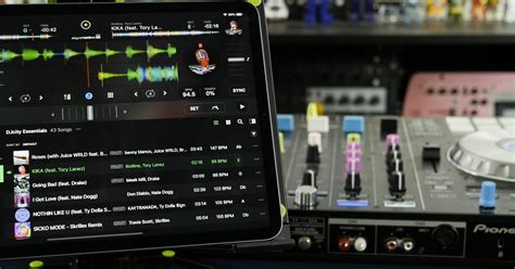 First Look Algoriddim Djay Ios App