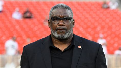Reports Patriots To Hire Alonzo Highsmith Bobby Brown To Front Office