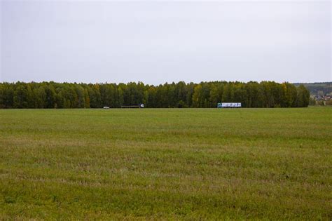 무료 이미지 자동차 들 선로 경치 가을 트레일러 목초지 목장 자연 환 경 땅의 제비 자연 경관 평원 대초원 농장 하늘 나무 스텝 농촌 지역