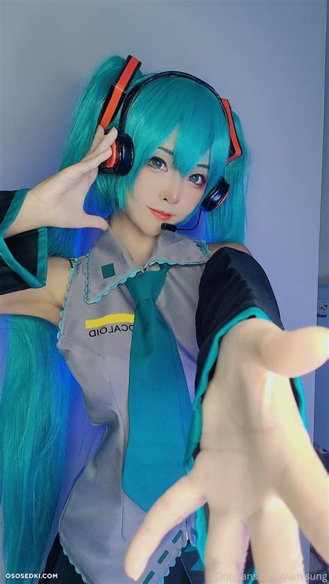 Model Yami Yamisung In Cosplay Miku Hatsune From Vocaloid 38