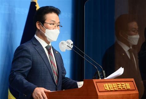 김용판 현역 최초 최재형 지지선언 대통령 덕목 모두 갖춘 분