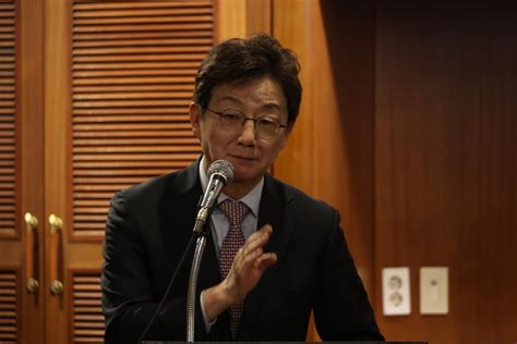 尹 구속 취소 결과에 유승민 법원 판결 환영절차상 흠결 많았다