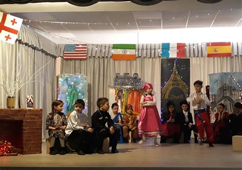 სკოლა „პოლიგლოტის“ მე 3 კლასის მოსწავლეებმა საახალწლო მუსიკალურ ლიტერატურული საღამო გამართეს