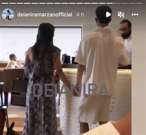 Nunzio E Cosmary Di Amici Stanno Insieme Beccati Mano Nella Mano Foto Donnapop