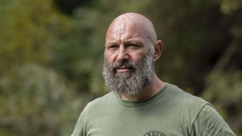 Ултрамаратонецът Краси Георгиев влиза в стъклена клетка ще живее там 2 седмици