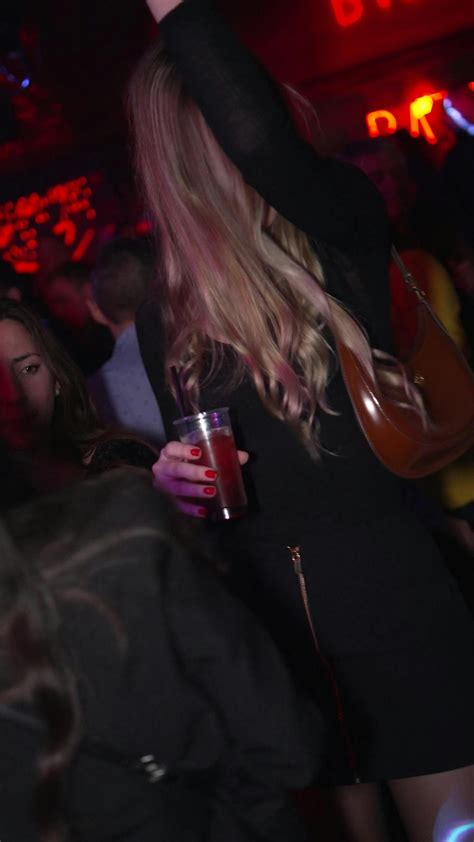 Bbltwerkblondescroller Videos Download The Best Free 4k Stock Video