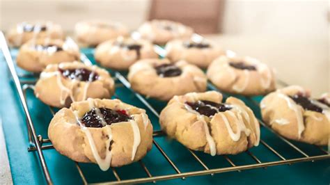 What Your Favorite Christmas Cookie Says About Your Sex Life