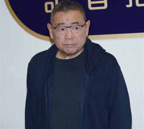 刘銮雄开记者会笑谈恒大歌舞团，承认与甘比结婚是为保住千亿财产