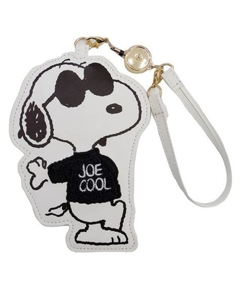 Peanuts（ピーナッツ）の「peanutsピーナッツ スヌーピー ダイカットリールパス（パスケース）」 Wear
