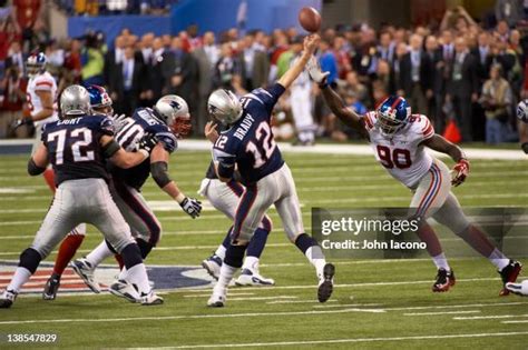 37 Tom Brady Hail Mary Photos And High Res Pictures Getty Images