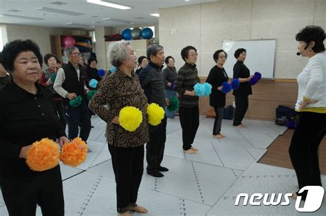 영동군노인복지관은 행복 1번지취미활동 인기