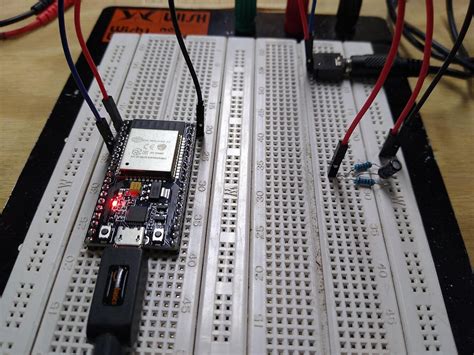 strange cyclical voltage fluctuations on esp32 with sct013 030