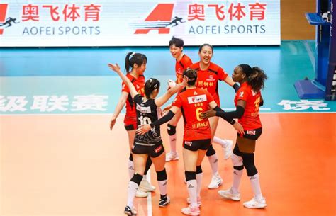 山东女排8人出战！杨涵玉王文涵改打主攻，输深圳无缘八强开门红