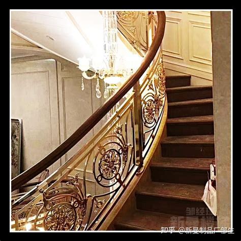 自建房铜艺楼梯装饰上金色铜栏杆整体都很好看 知乎