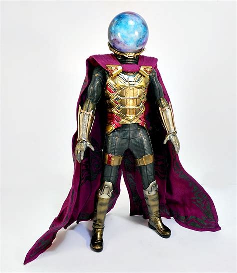 Spider Man “far From Home” Mysterio Sixth Scale Figure By Hot Toys