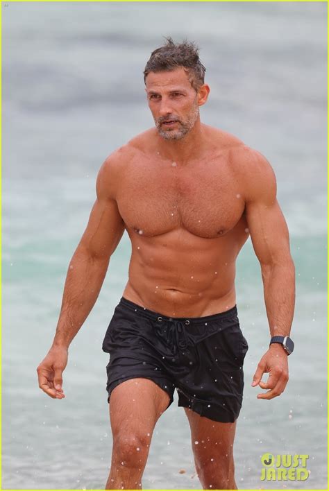 Photo Tim Robards Shirtless Beach Photos 32 Photo 4887006 Just Jared