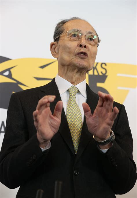 【ソフトバンク】王貞治会長らが鏡開き「本気度が試されるシーズン」強い口調でv奪回を宣言 プロ野球写真ニュース 日刊スポーツ