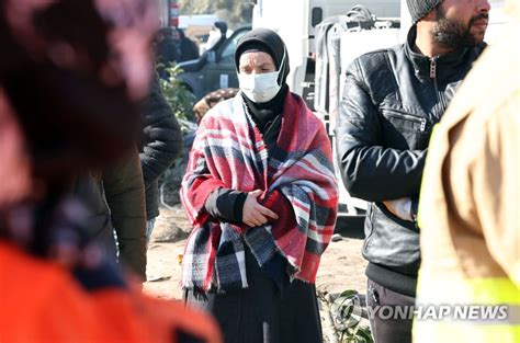 삶의 터전 잃고 망연자실 연합뉴스
