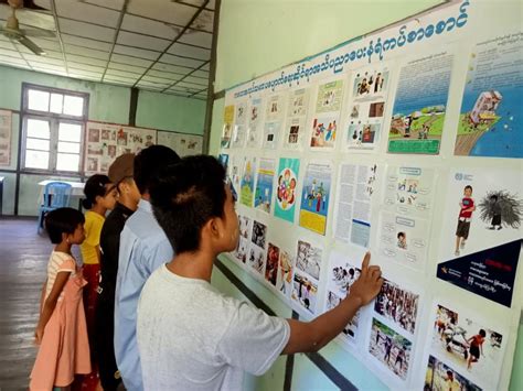 မာန်အောင်မြို့ Community Centre ခန်းမတွင်ကလေးအလုပ်သမားပပျောက်ရေး အသိပညာပေး နံရံကပ်စာစောင် ပြပ